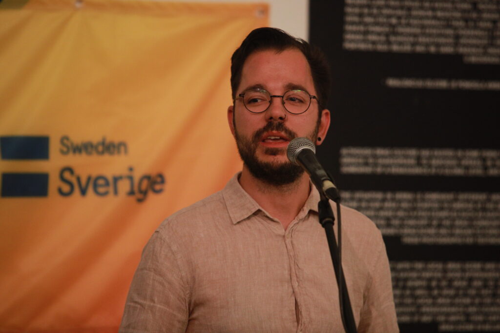 Andrej Ivanov - Drag in Belgrade - Heartefact